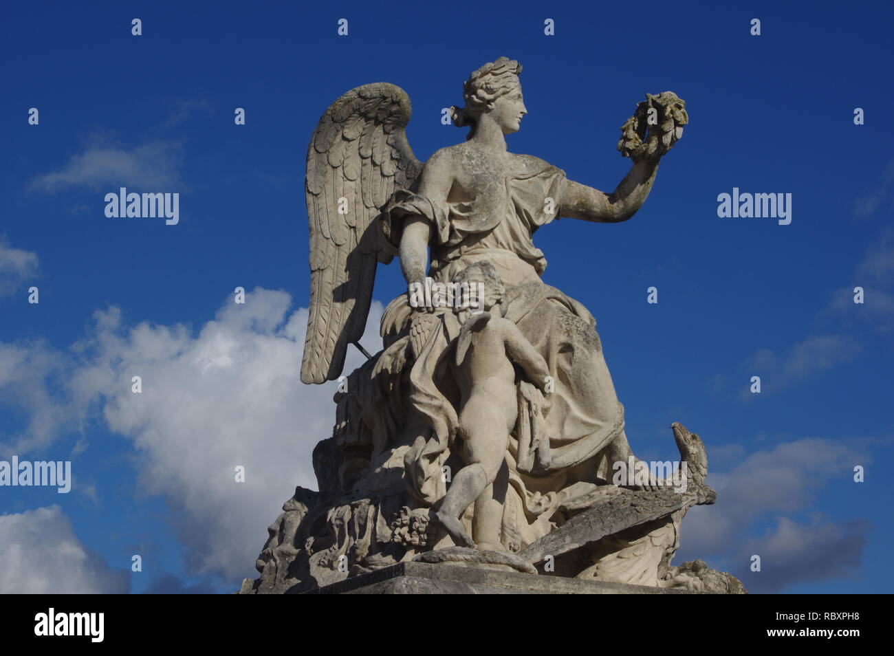 Silhouette of a statue Stock Photo - Alamy