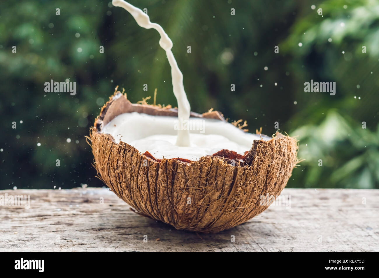 Coconutmilk hi-res stock photography and images - Alamy