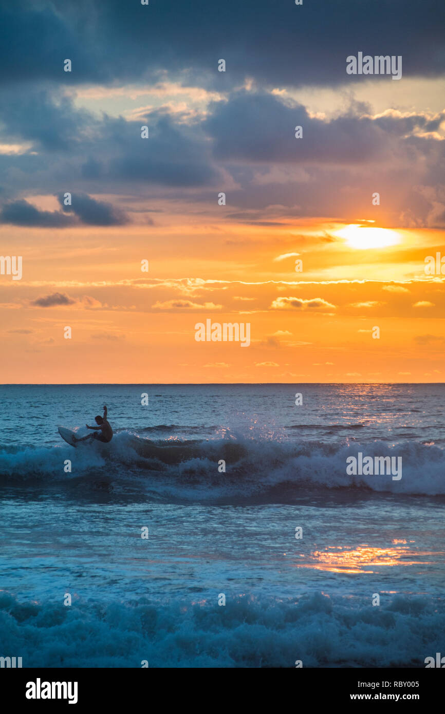 Surfing colors hi-res stock photography and images - Alamy