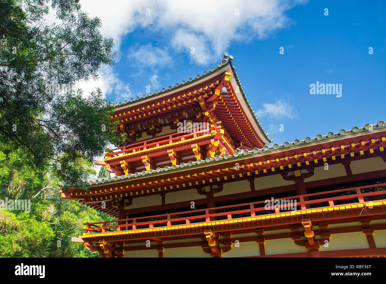 Byodo-in japanese temple on Oahu island, Hawaii Stock Photo - Alamy