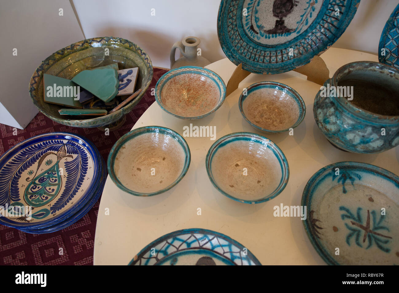 A traditional pottery workshop in Gijduvon, Uzbekistan Stock Photo - Alamy