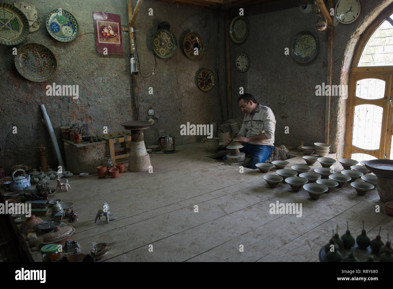A traditional pottery workshop in Gijduvon, Uzbekistan Stock Photo - Alamy
