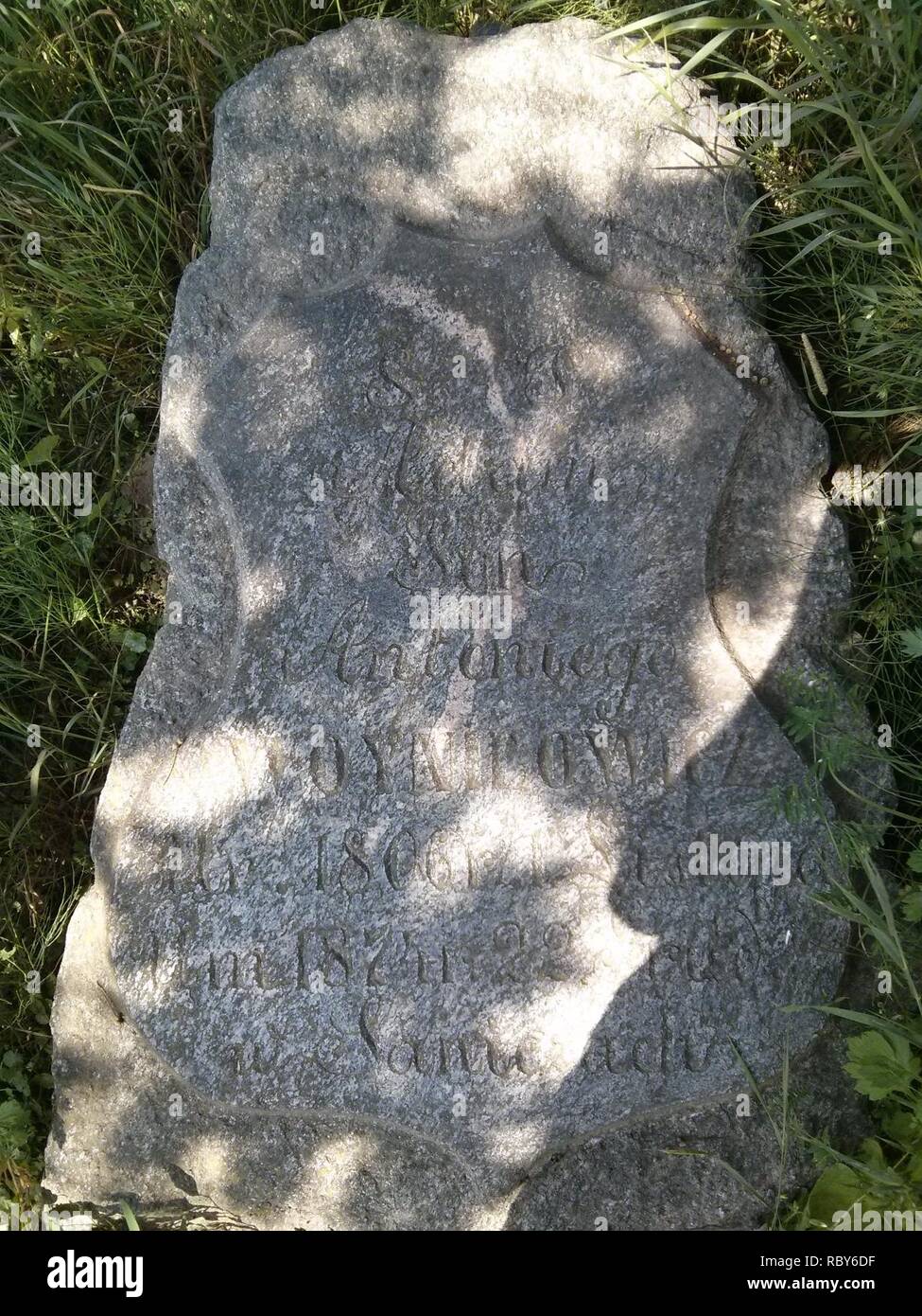 Adam syn Antona Vajnilovich 1806-1874 - nadmagilny pomnik 2 Stock Photo ...