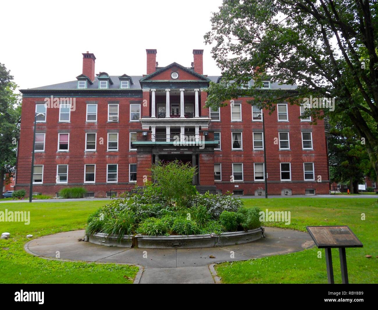Admin building hi-res stock photography and images - Alamy