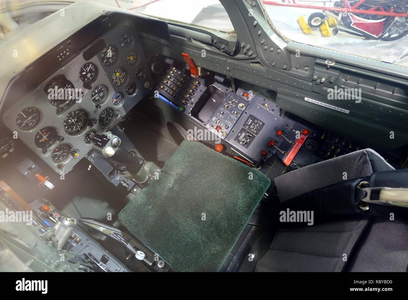 Aero L-39C Albatros, 1983 model year - Hiller Aviation Museum - San ...