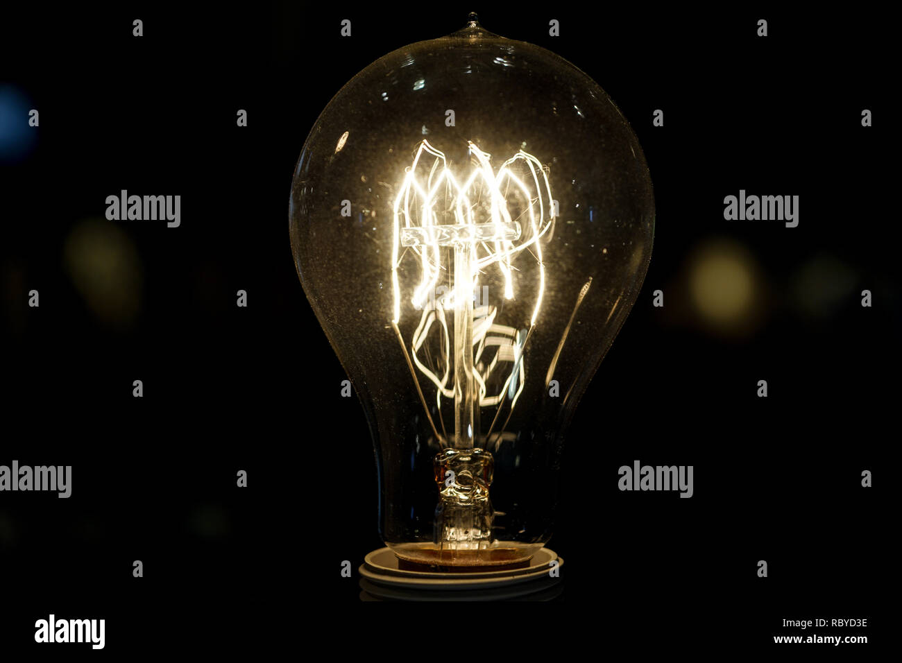 Retro light of hanging bulb hi-res stock photography and images - Alamy