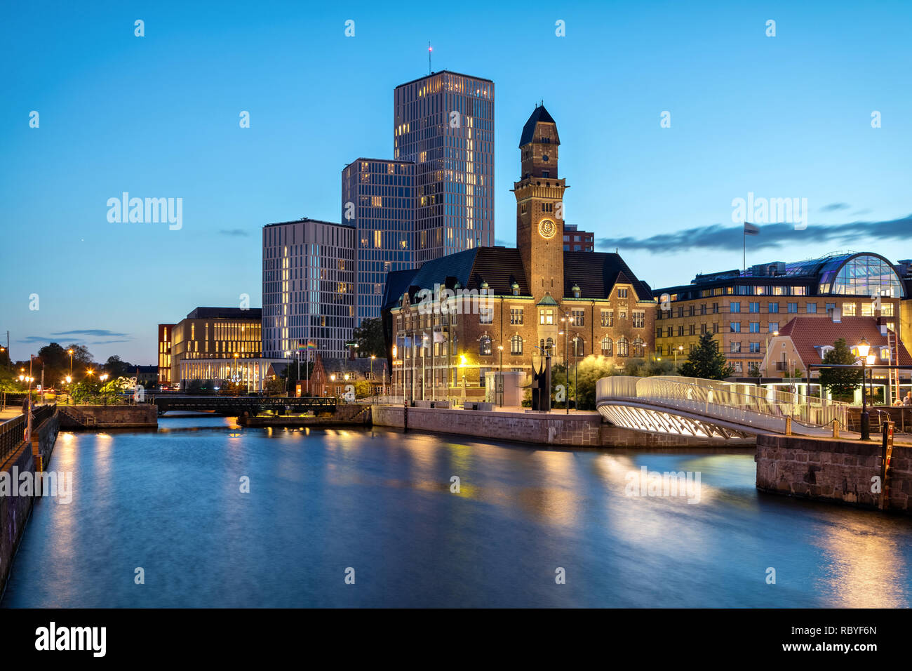 Malmo, Sweden. Beautiful cityscape with canal and skyline at dusk Stock ...