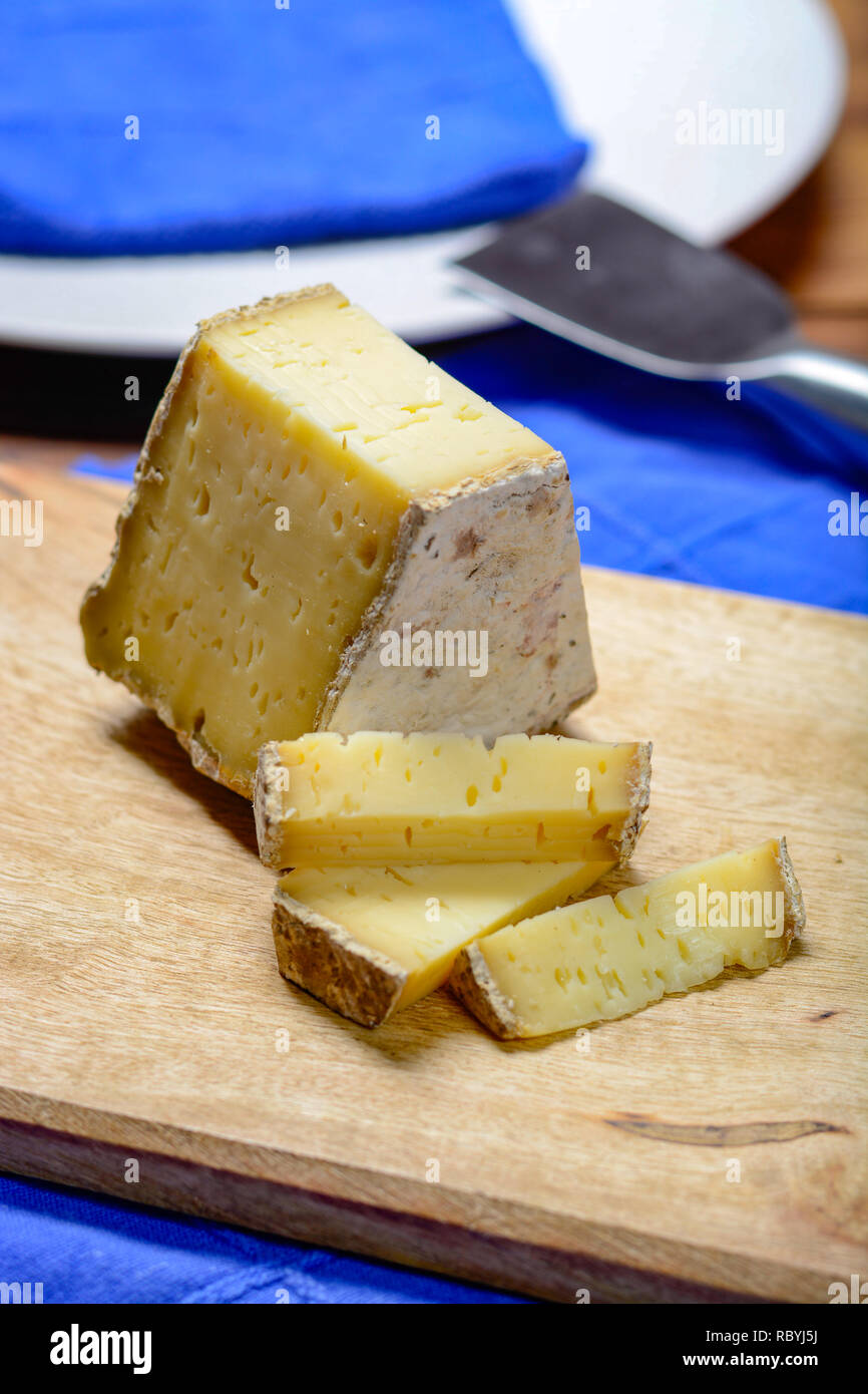 Cheese tasting switzerland hi-res stock photography and images - Alamy
