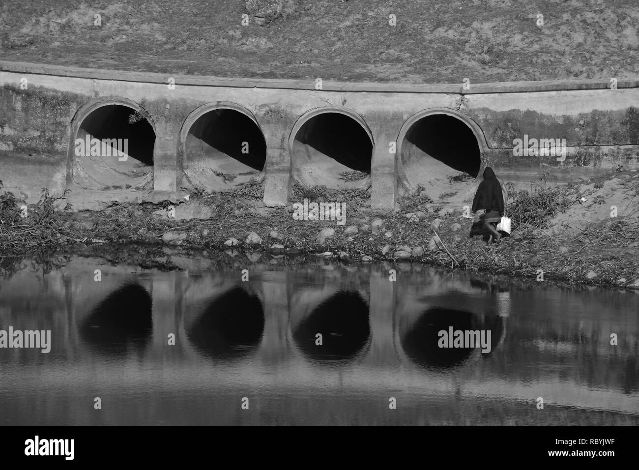 Stone culvert hi-res stock photography and images - Alamy