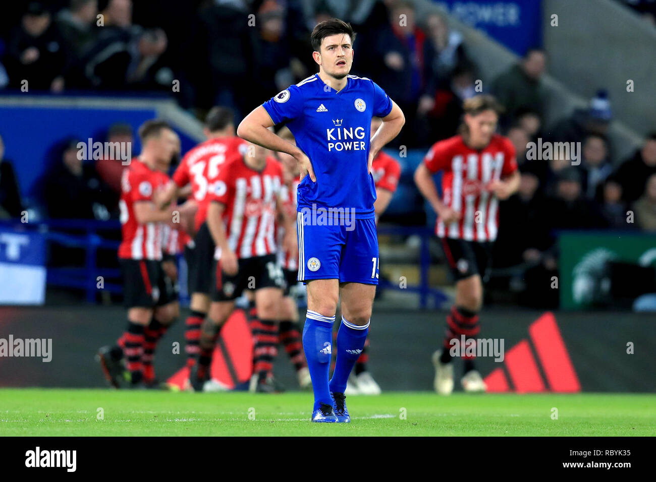 Southamptons shane long back scores hi-res stock photography and images ...
