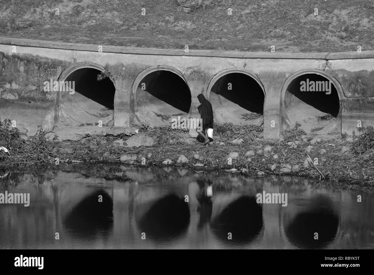 Stone culvert hi-res stock photography and images - Alamy