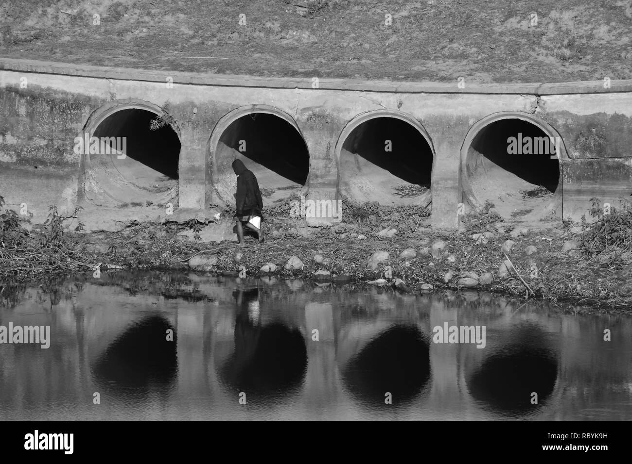 Stone culvert hi-res stock photography and images - Alamy