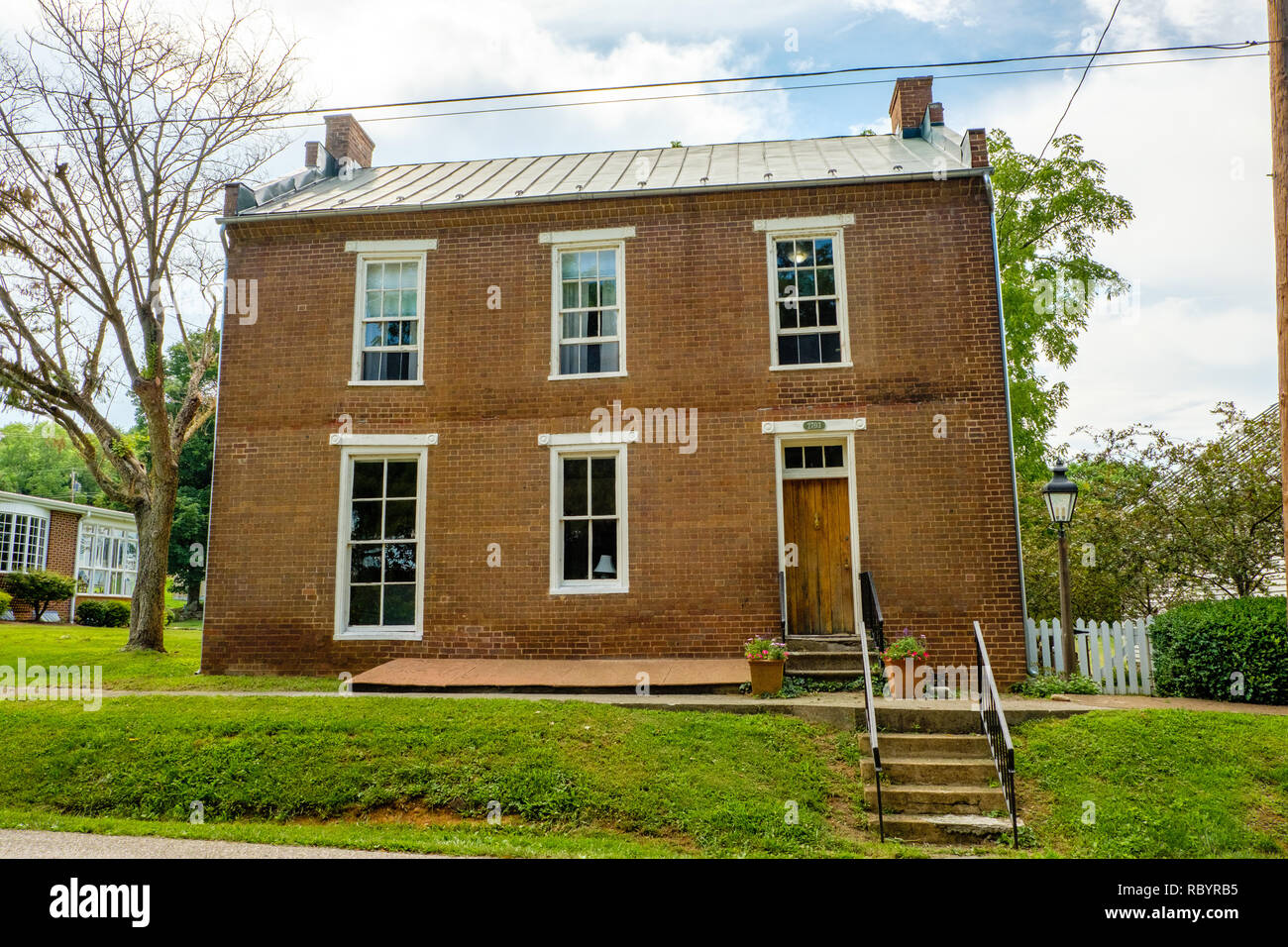 Vernacular and neo georgian architecture hi-res stock photography and ...