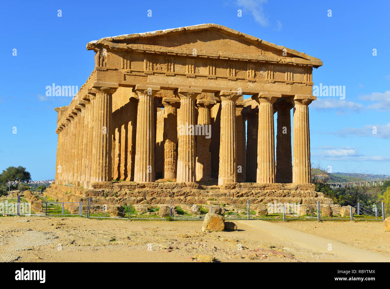 Greek temples hi-res stock photography and images - Alamy