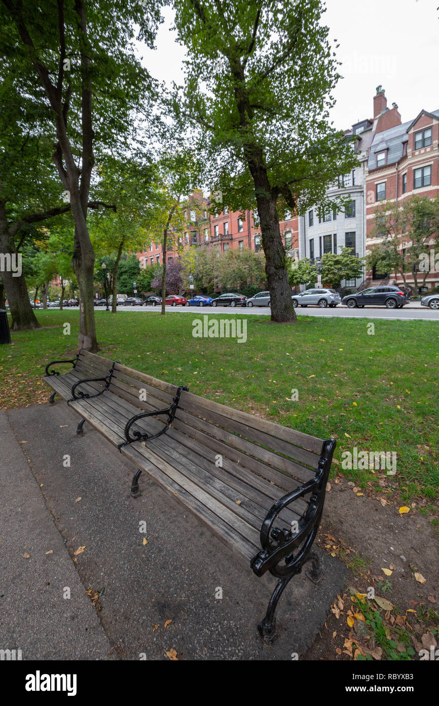 Ma On Bench High Resolution Stock Photography and Images - Alamy
