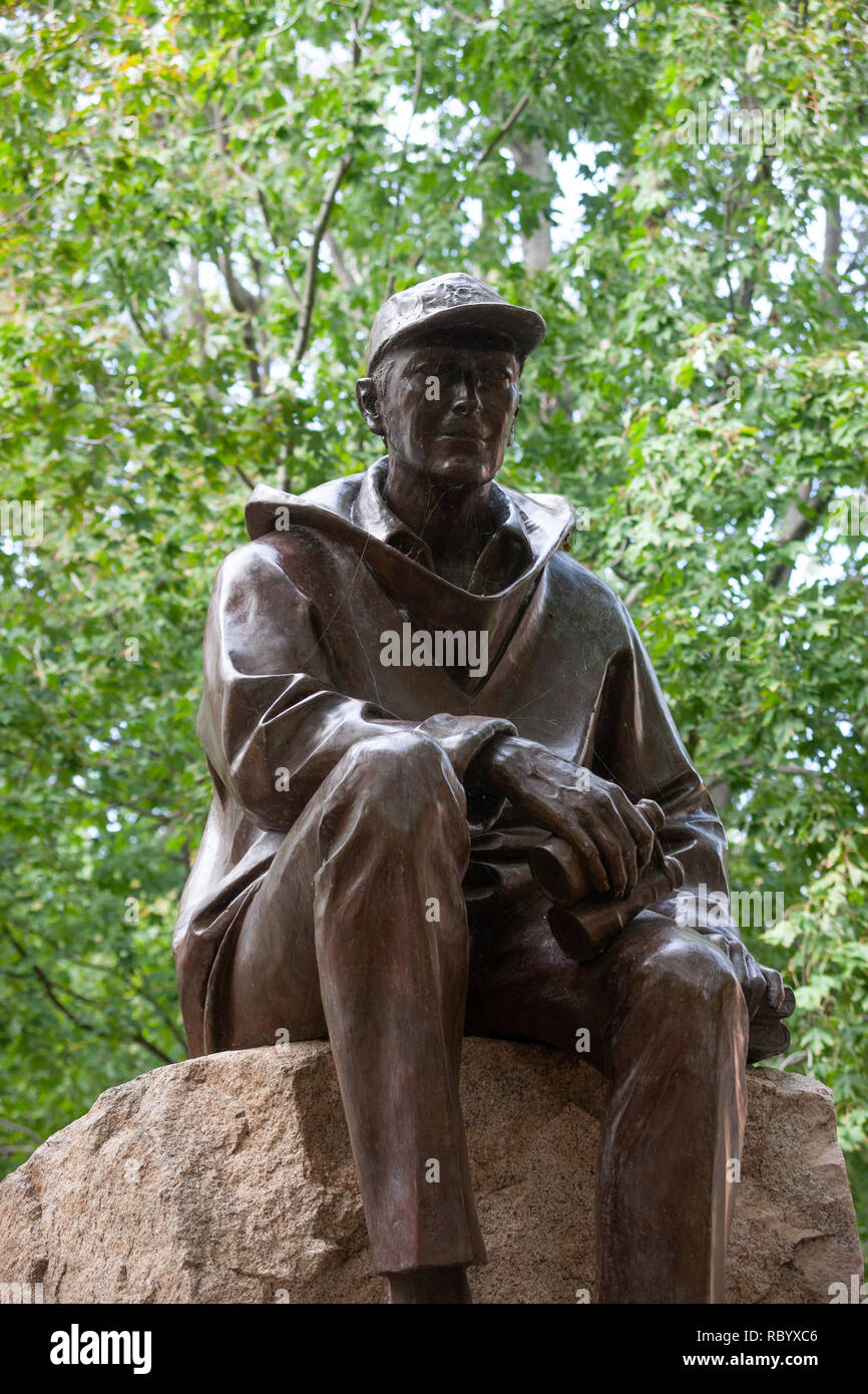 Samuel morison statue hi-res stock photography and images - Alamy
