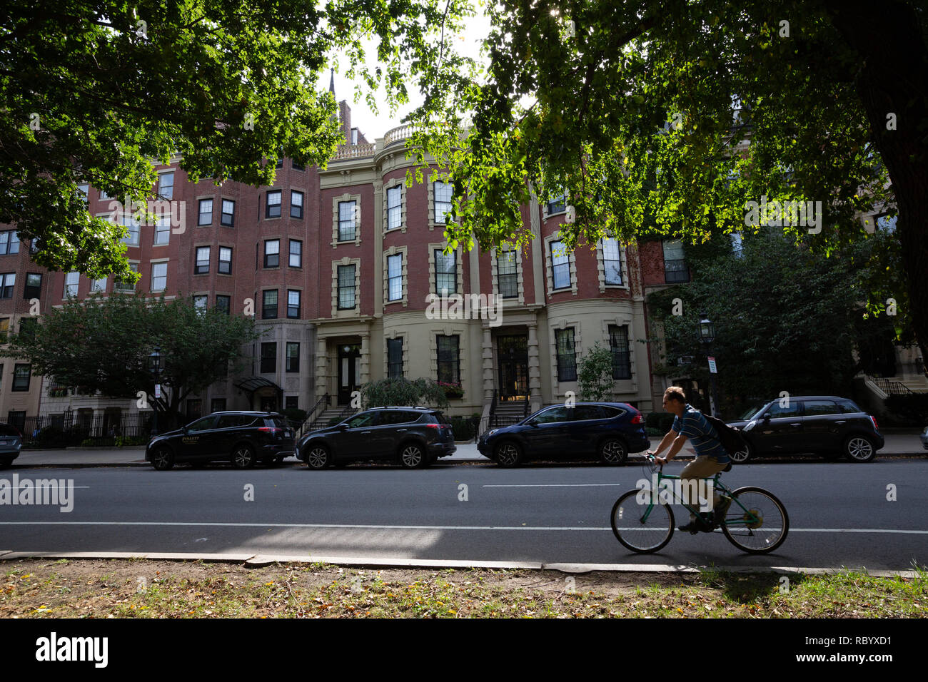Commonwealth avenue boston hi-res stock photography and images - Alamy