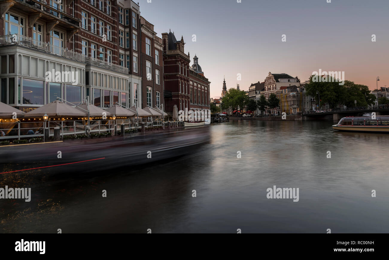 Shutter boat hi-res stock photography and images - Alamy