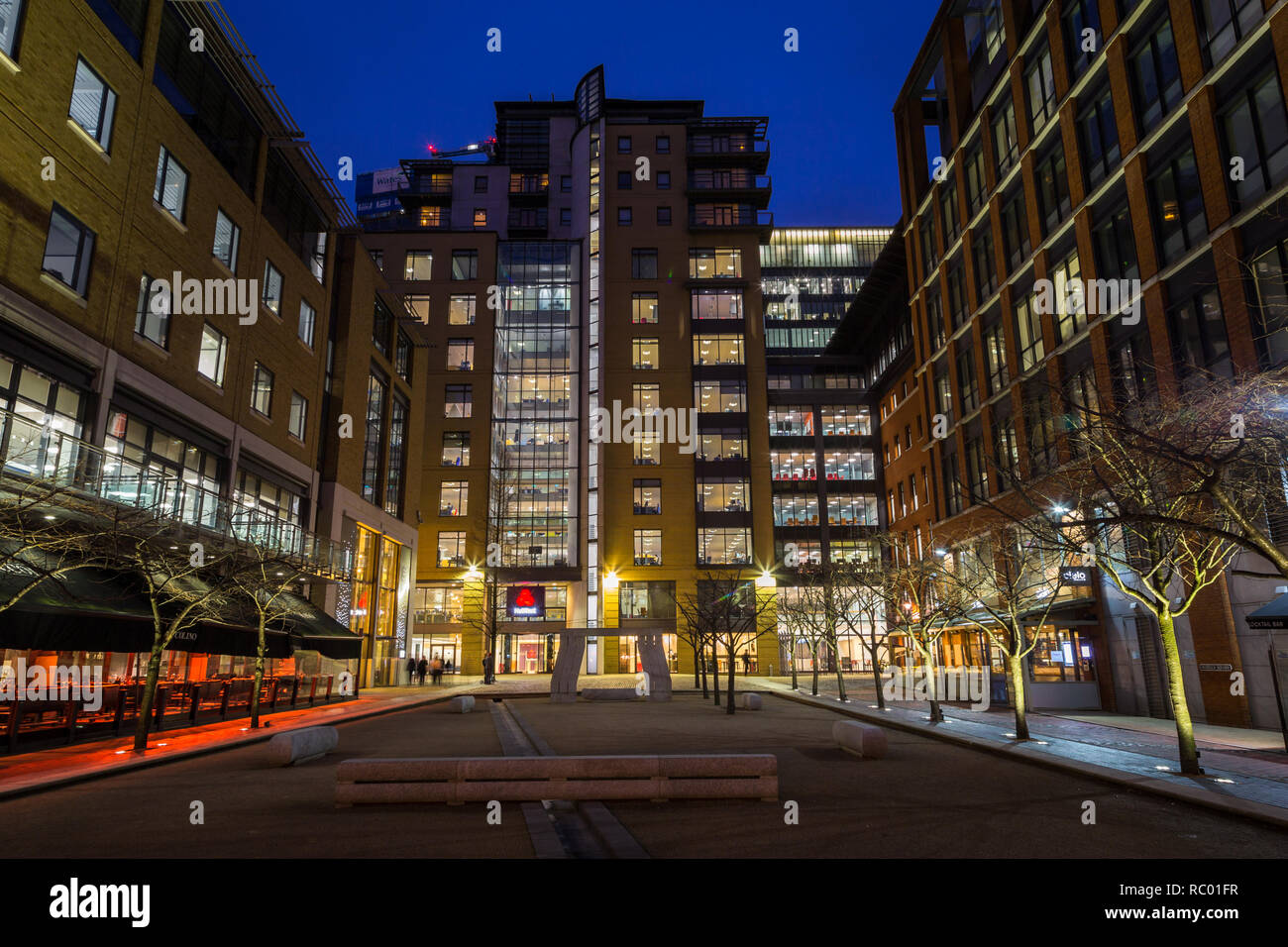 Modern birmingham city centre architecture hi-res stock photography and ...