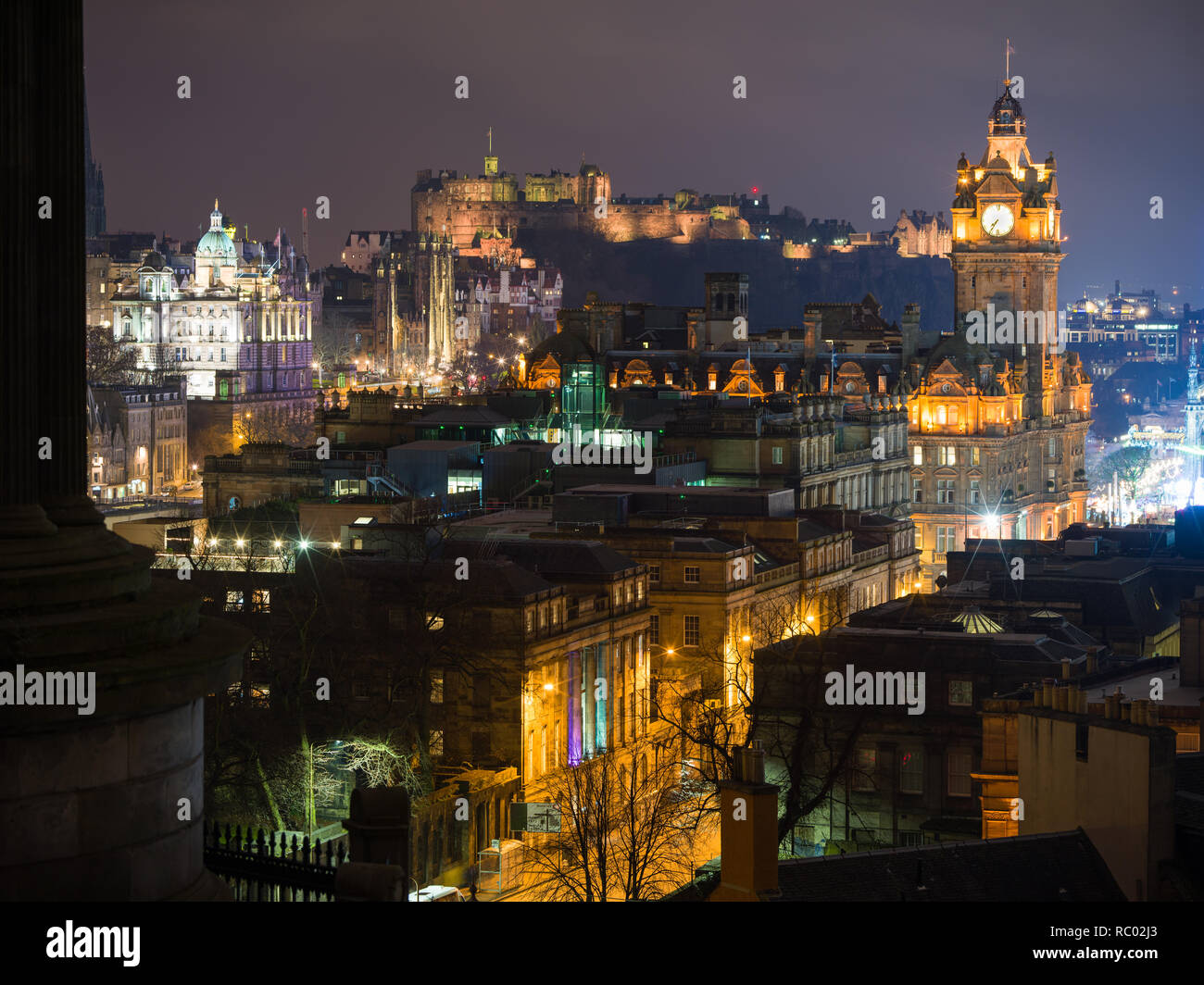 Classic view of Edinburgh skyline at night Stock Photo - Alamy