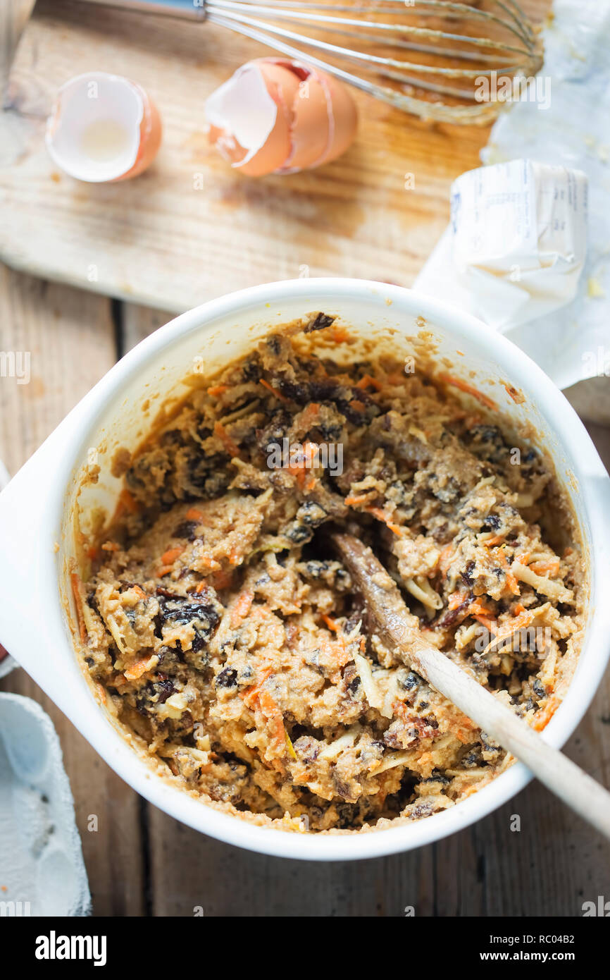 Christmas pudding butter in bowl Stock Photo - Alamy