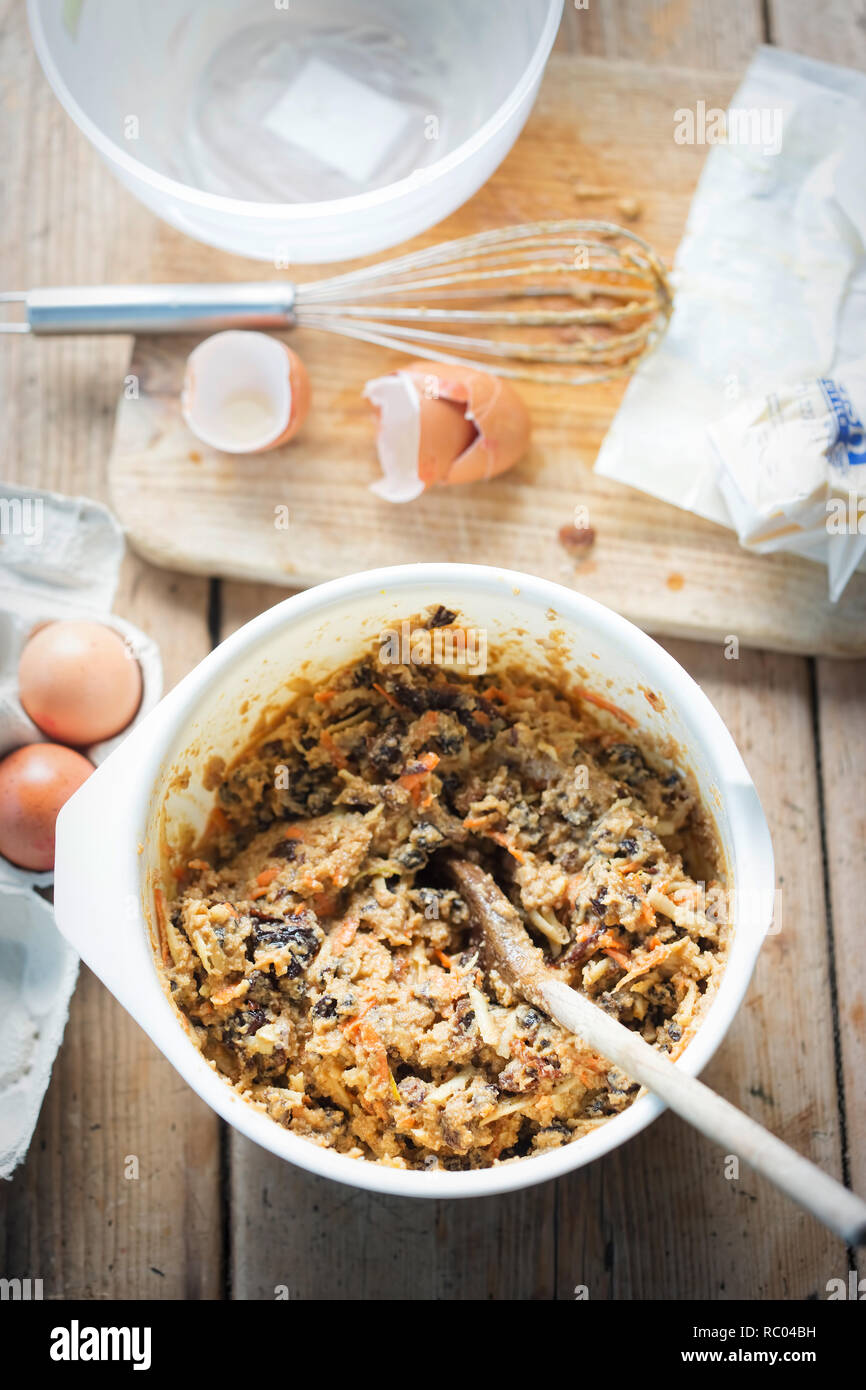 Christmas pudding butter in bowl Stock Photo - Alamy