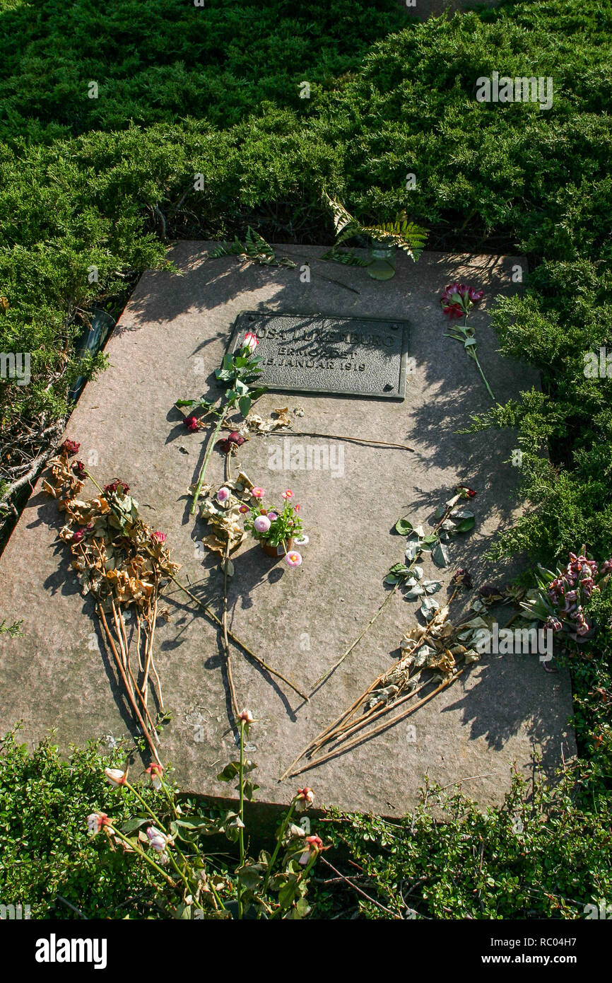 Rosa Luxemburg grave, Gedenkstaette der Sozialisten, Zentralfriedhof Friedrichsfelde ...
