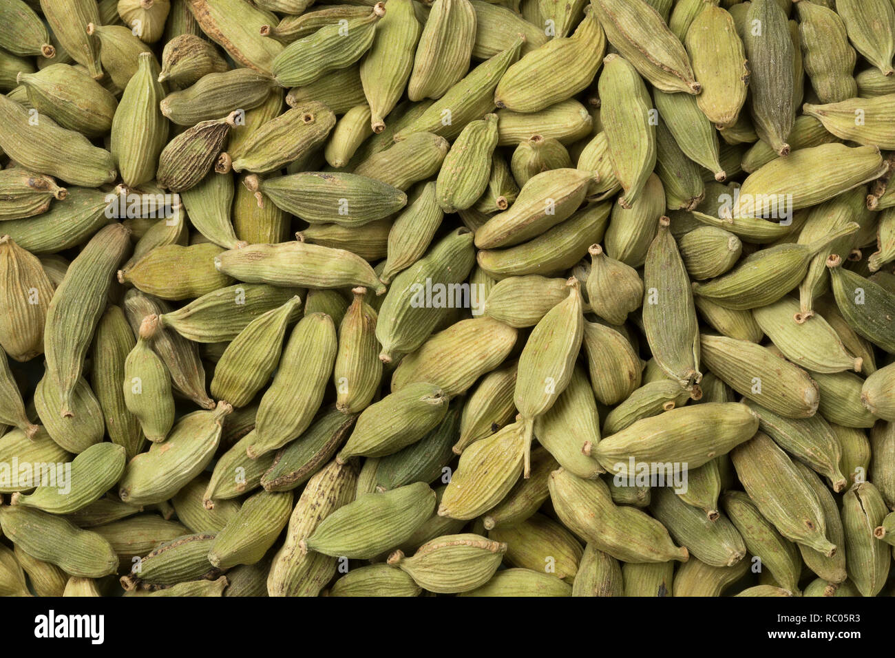 Cardamom pods hi-res stock photography and images - Alamy