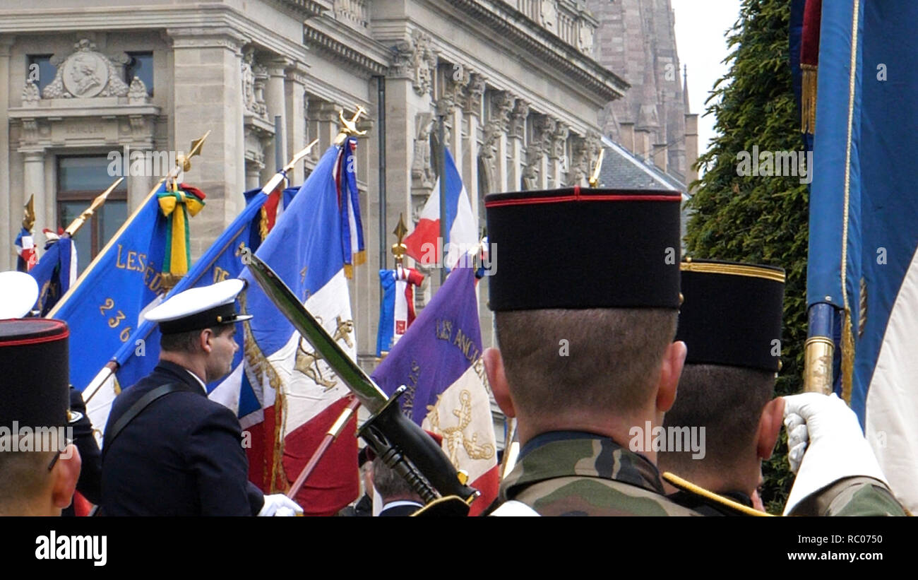 American soldier saluting flags hi-res stock photography and images - Alamy