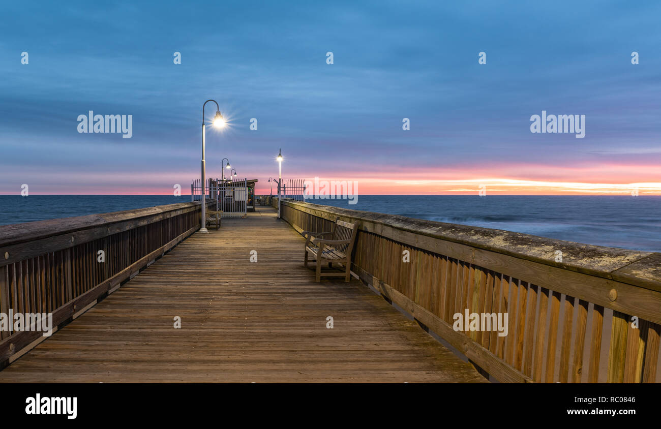 Sunrise from the Sandbridge Fishing Pier on Little Island Park in ...