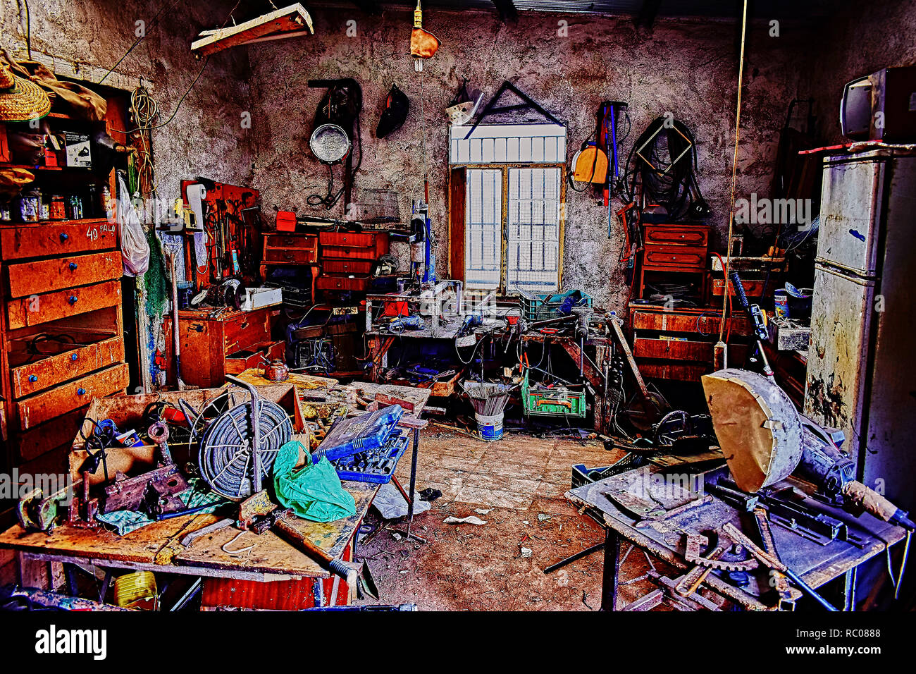 Missing artwork hi-res stock photography and images - Alamy