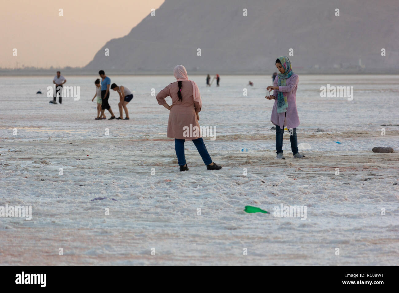 Iranian people sunset hi-res stock photography and images - Alamy