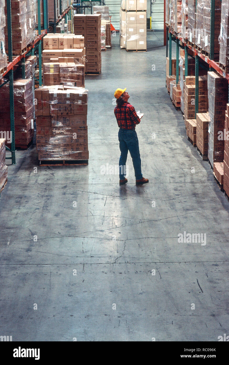 Freight piling hi-res stock photography and images - Alamy