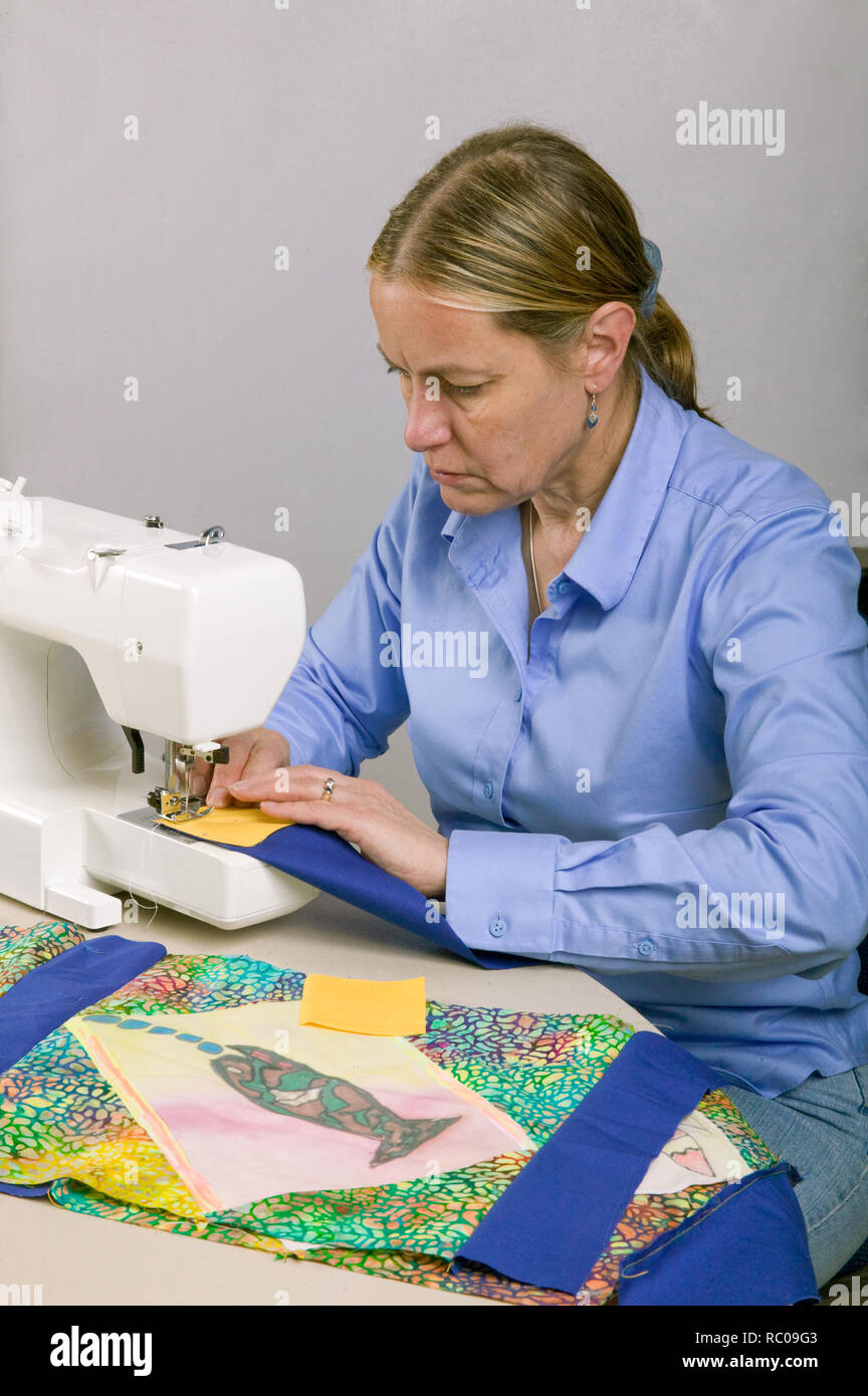 Machine piecing hi-res stock photography and images - Alamy
