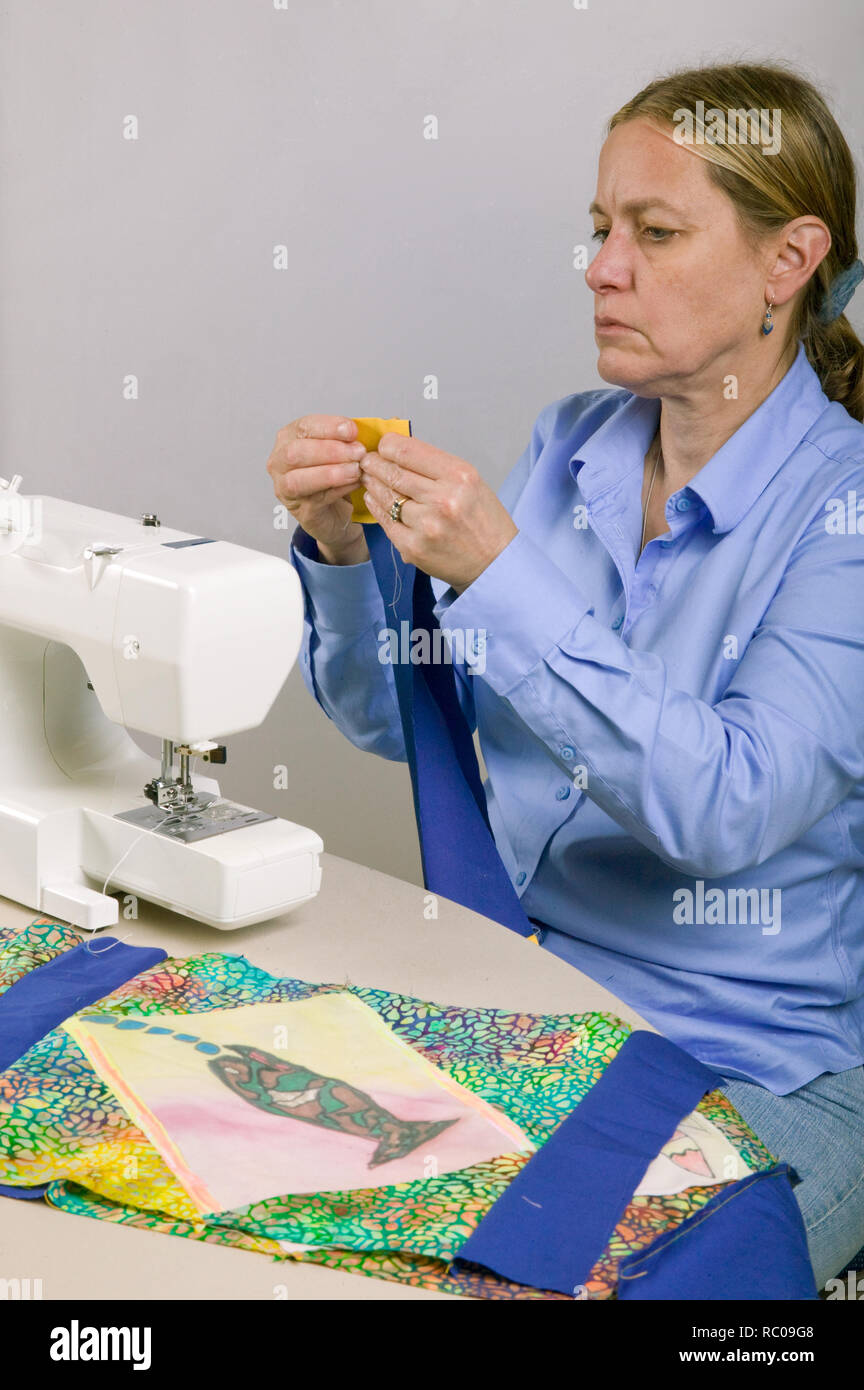 Machine piecing hi-res stock photography and images - Alamy