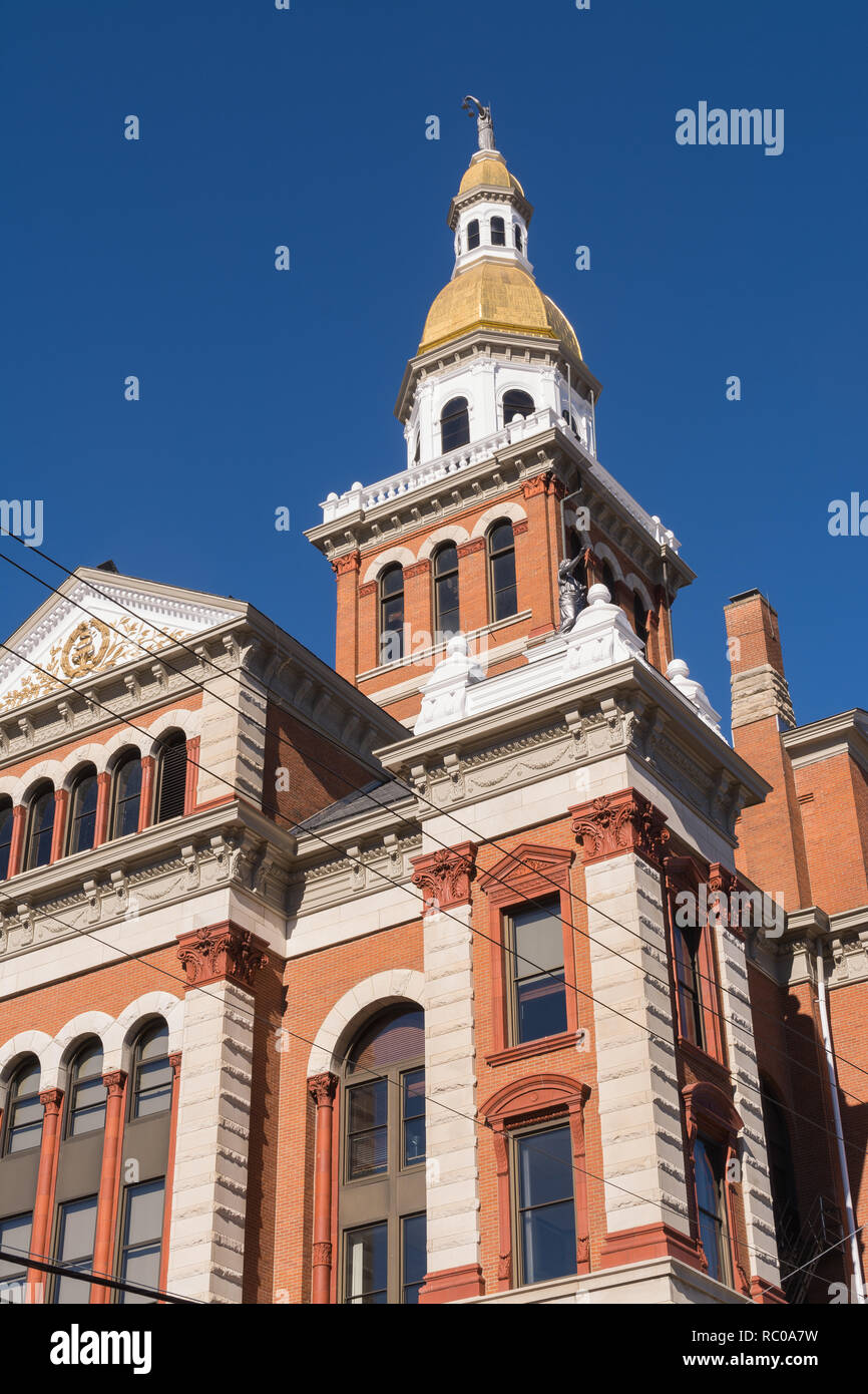 Dubuque county courthouse dubuque hi-res stock photography and images ...