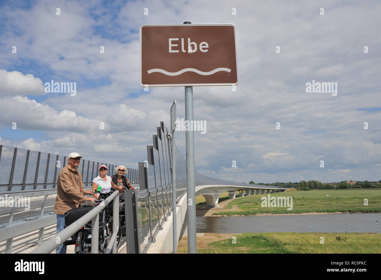 Mühlberg elbebrücke hi-res stock photography and images - Alamy