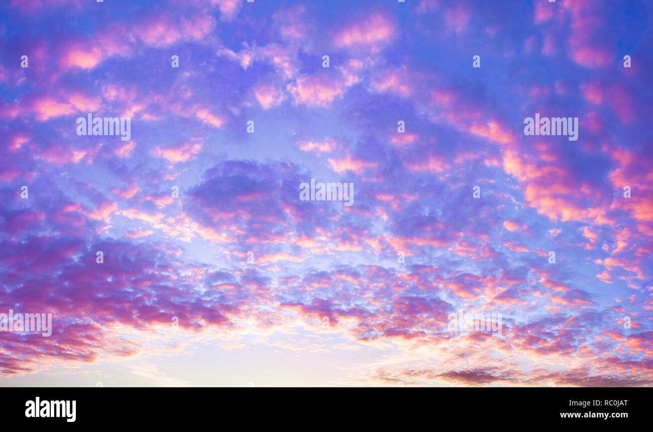 Purple sunset sky hi-res stock photography and images - Alamy