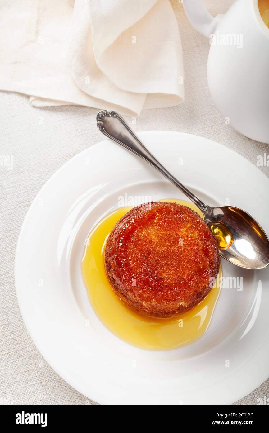Individual treacle sponge pudding hi-res stock photography and images ...