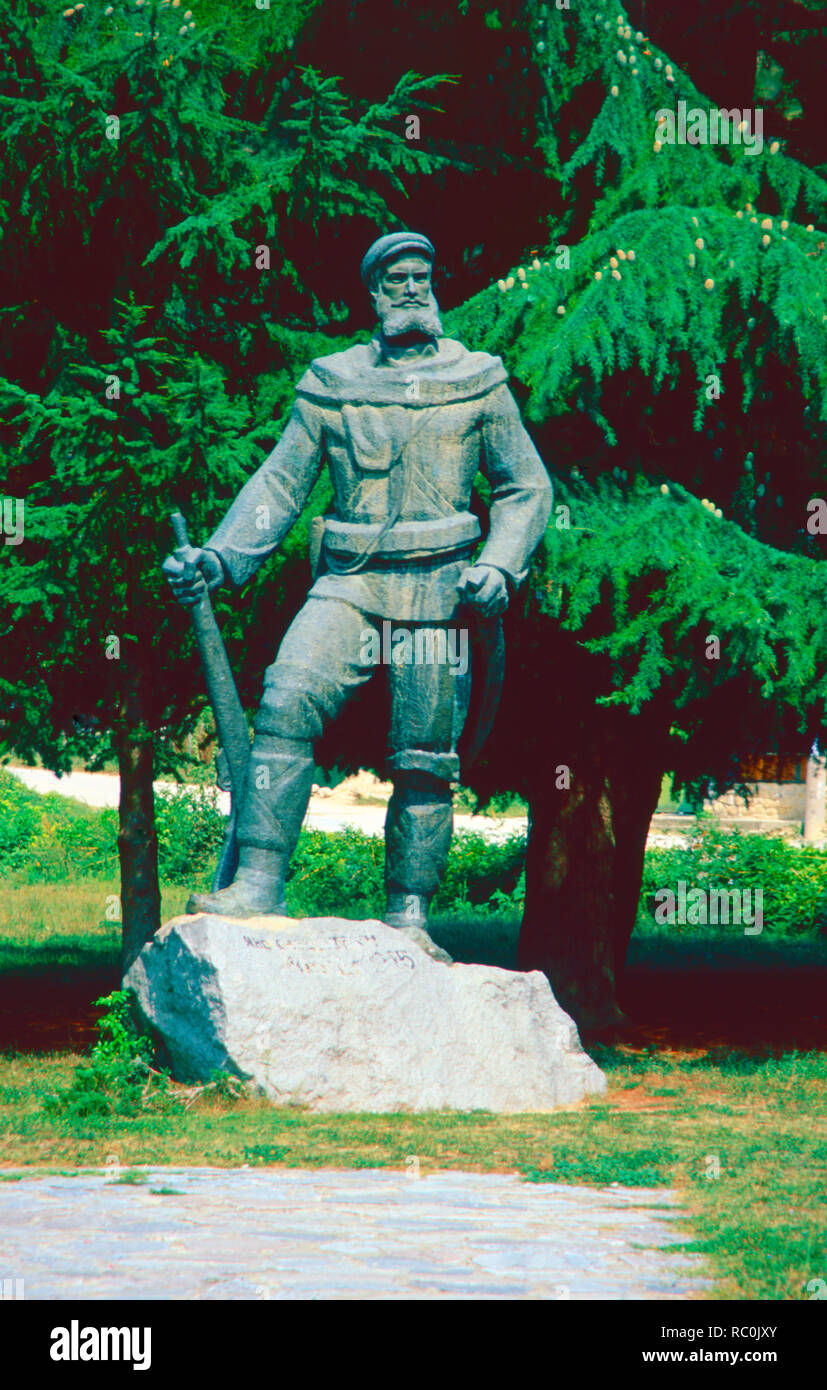 Melnik Bulgaria Yane Sandanski Statue 1872-1915 Stock Photo - Alamy