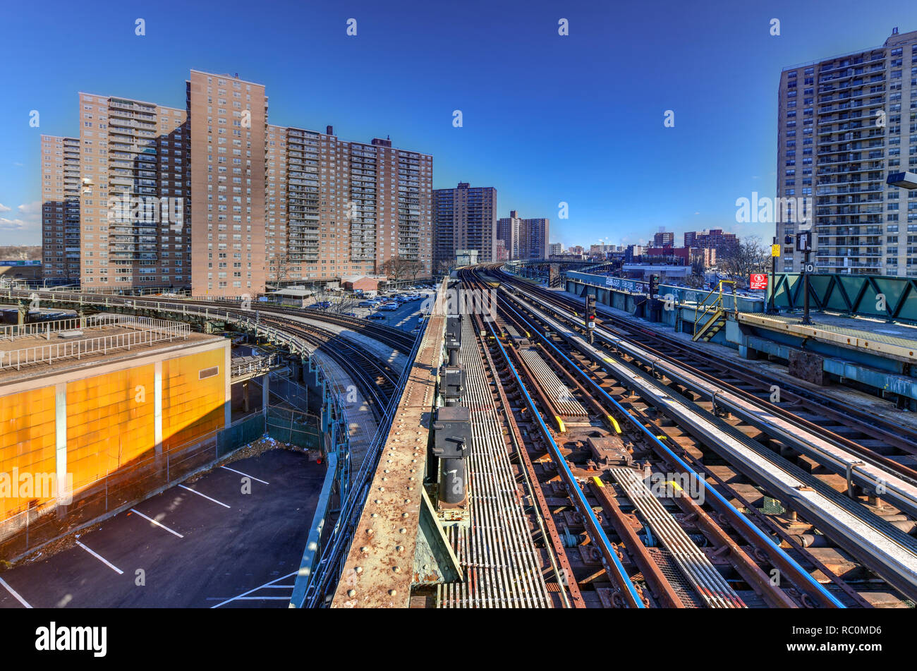 Elevated line at West 8th Street Subway Station in Brooklyn, New York ...