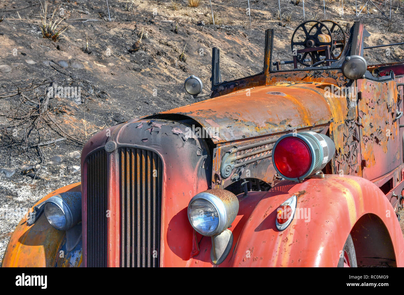 Burnt fire truck in Malibu following the wildfires in California in ...