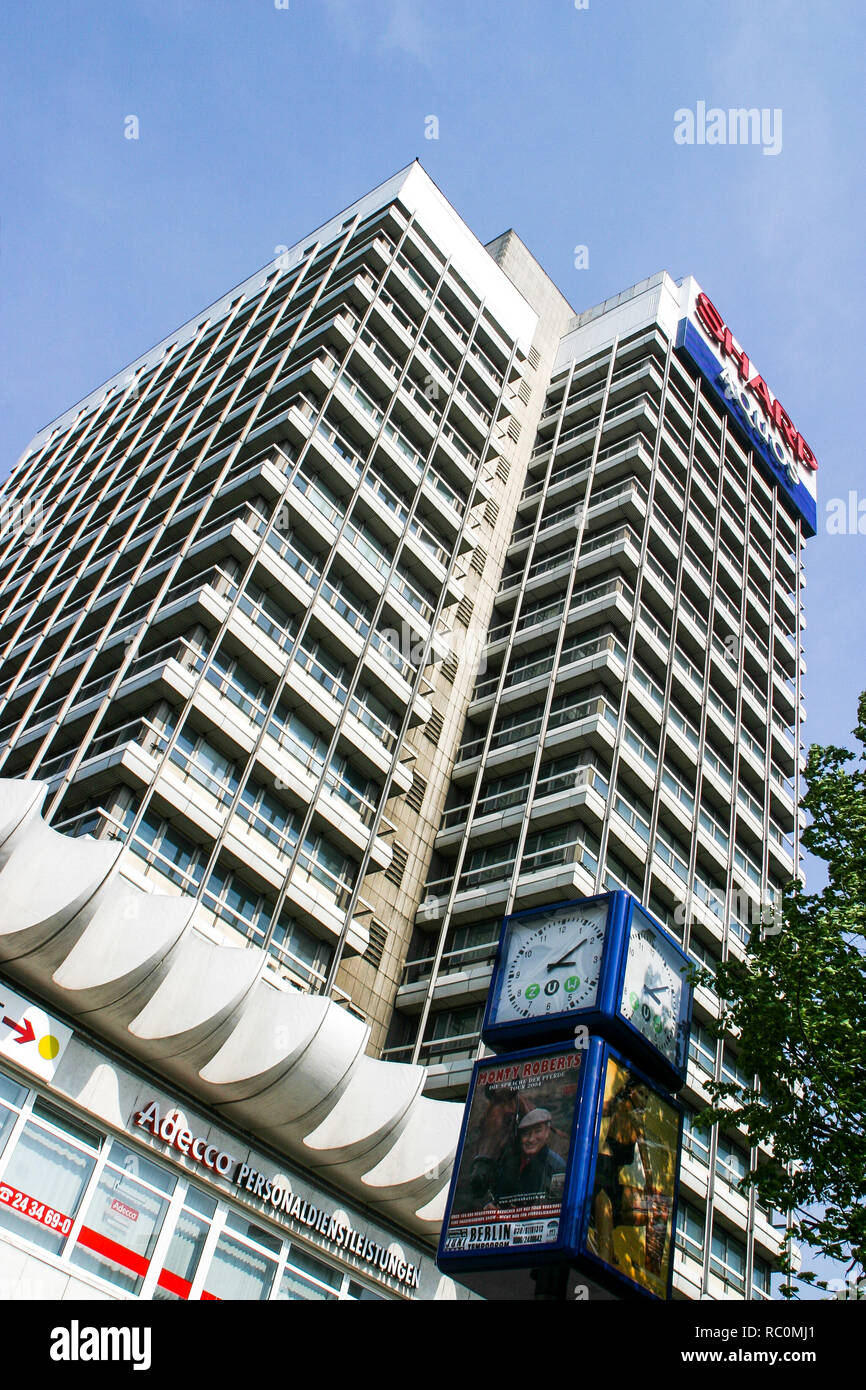 Rehabilited building hi-res stock photography and images - Alamy