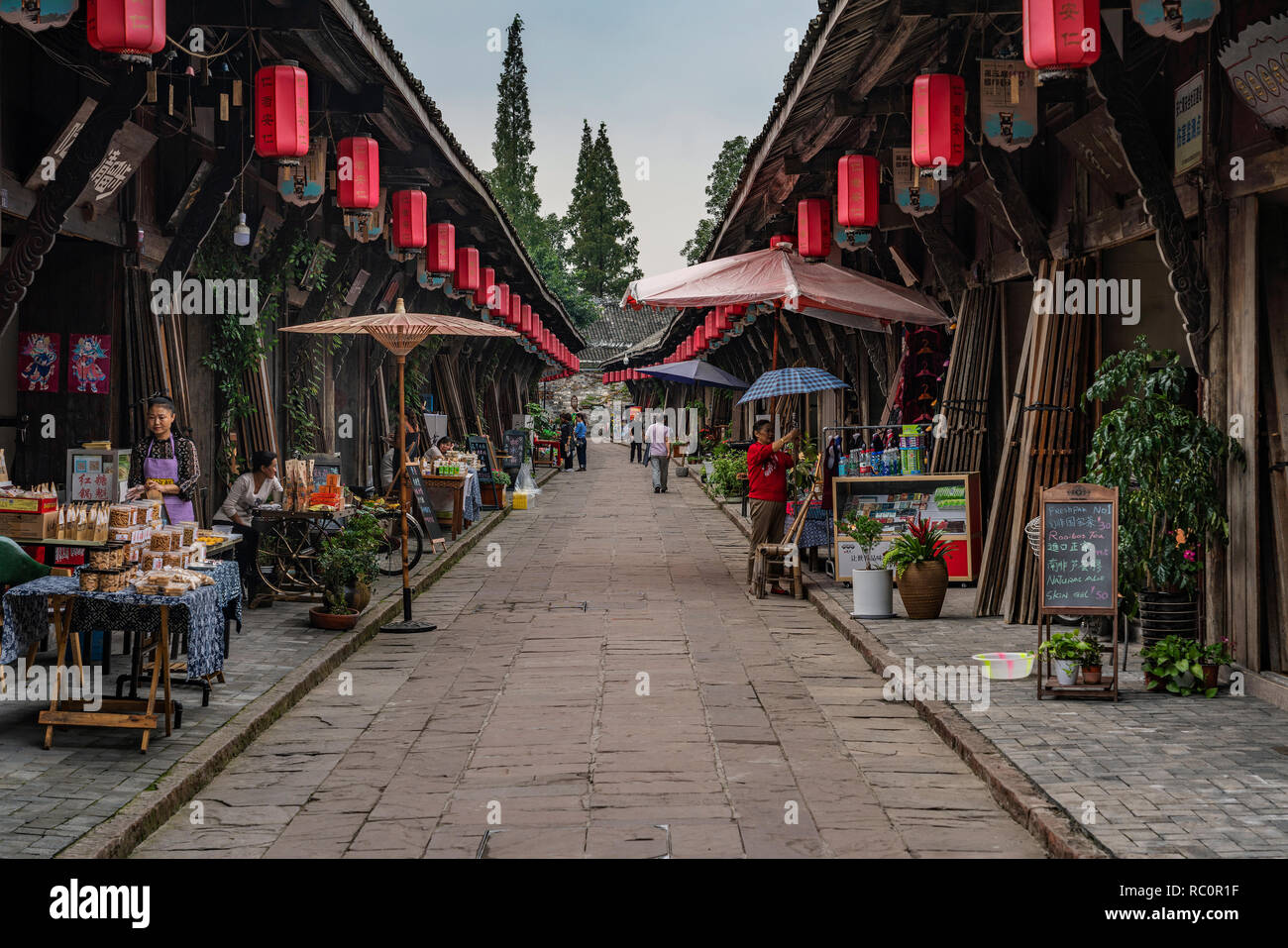 Chinese street scene chengdu hi-res stock photography and images - Alamy