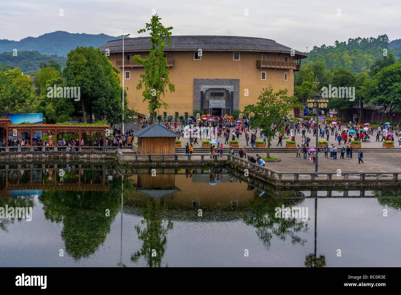 CHENGDU, CHINA - OCTOBER 02: View of traditional Chinese architecture ...