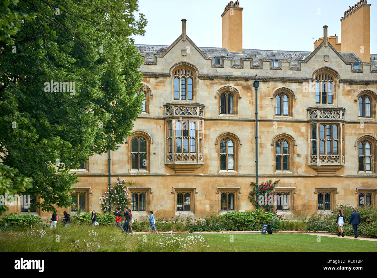 English university buildings hi-res stock photography and images - Alamy