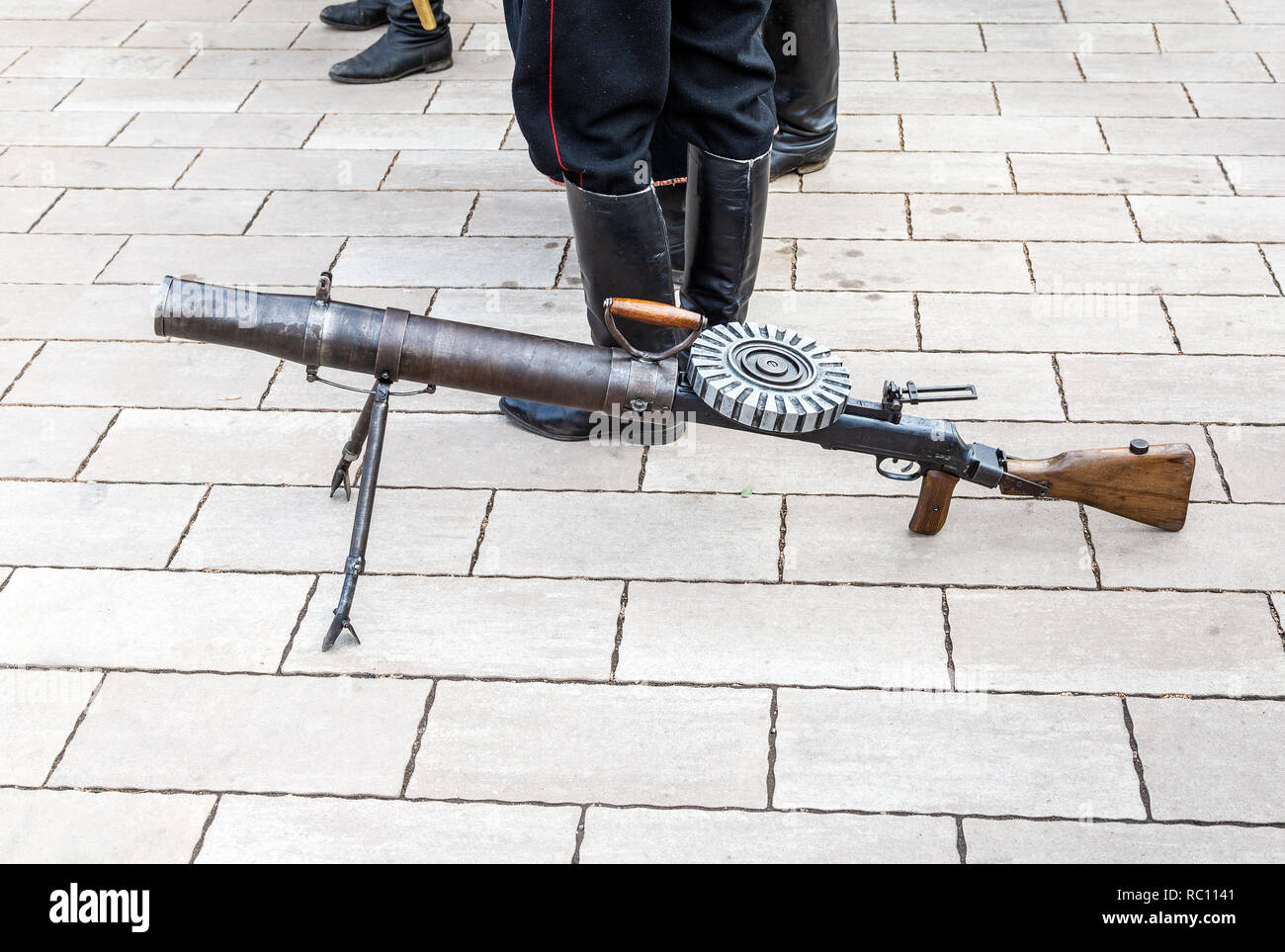 First World War weapon. Lewis automatic machine gun Stock Photo - Alamy