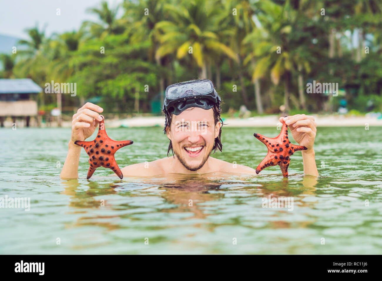 Smiling star fish hi-res stock photography and images - Alamy