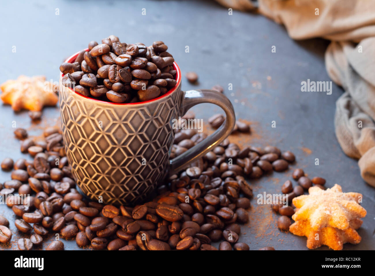 cup full of coffee beans Stock Photo - Alamy