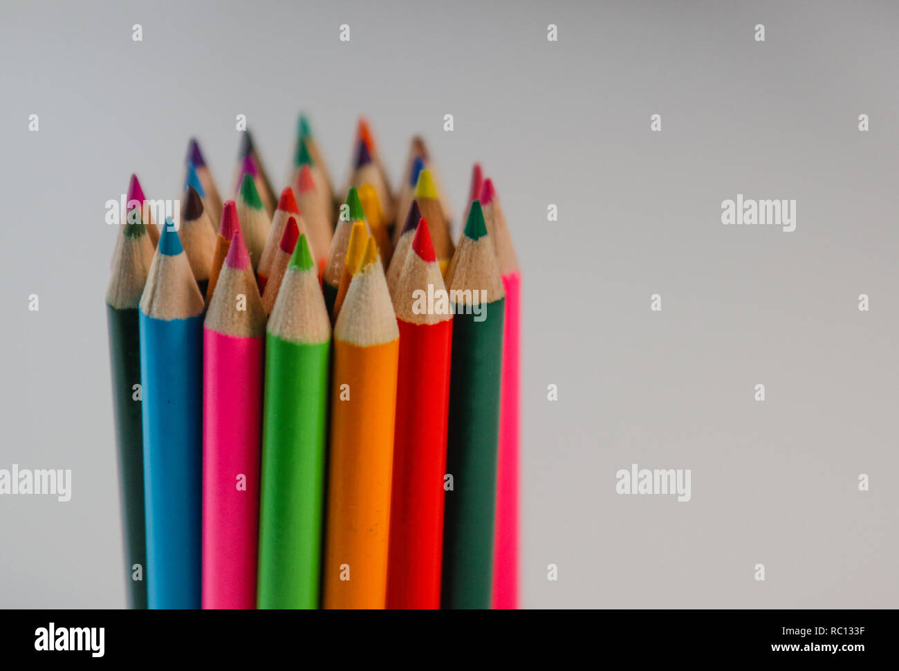 Bunch of sharpened colored pencils grouped in the circle Stock Photo - Alamy